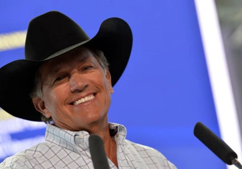 George Strait - Three Drinks Behind (Official Audio Video ...